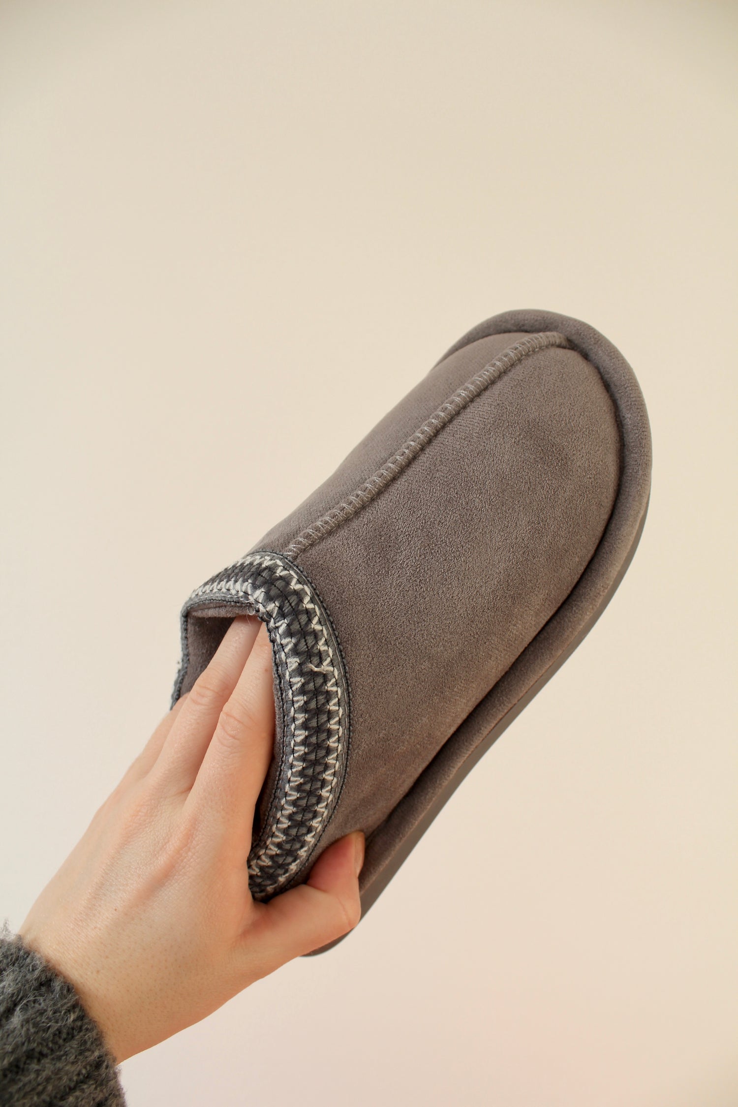 Bamsesko | Køb dine varme bamsestøvler hos Ellaments her