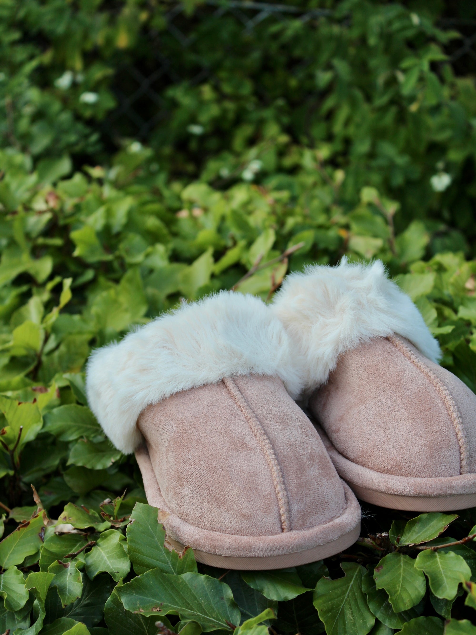 Bamsesko | Køb dine varme bamsestøvler hos Ellaments her