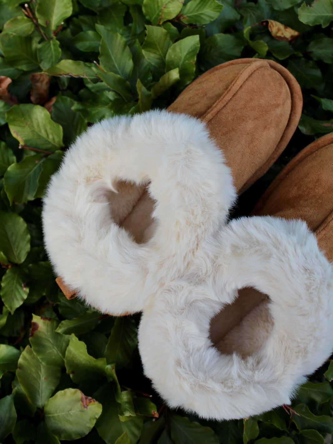 Bamsesko | Køb dine varme bamsestøvler hos Ellaments her